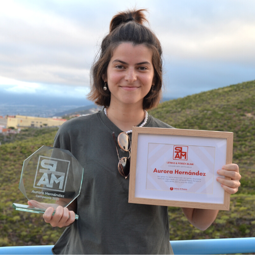 Aurora Hernández: campeona de la novena temporada de Letras & Poesía ...