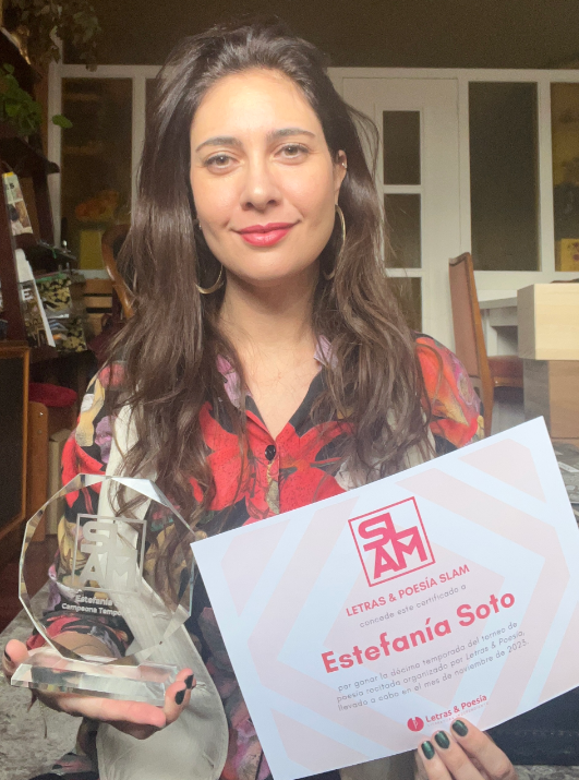 Estefanía Soto: campeona de la décima temporada de Letras & Poesía Slam ...